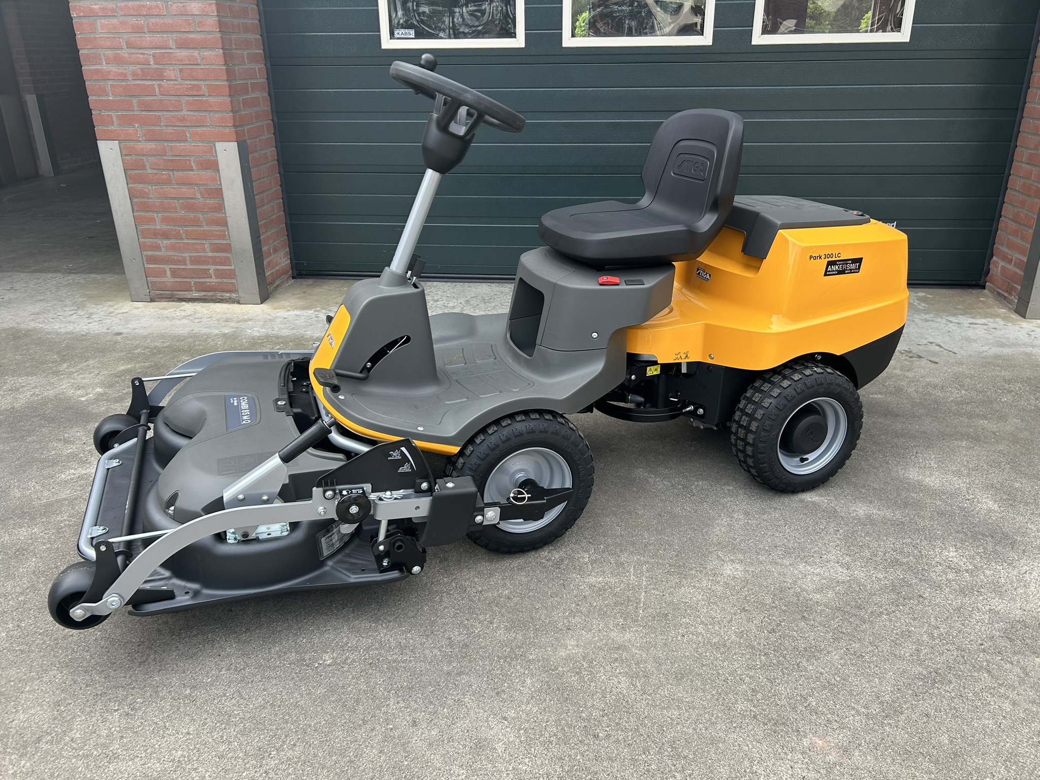 Stiga Park 300 LC frontmaaier - Ankersmit Tuinmachines
