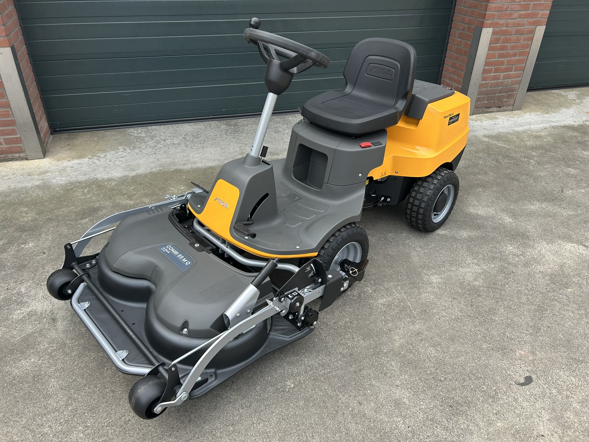 Stiga Park 300 LC frontmaaier - Ankersmit Tuinmachines